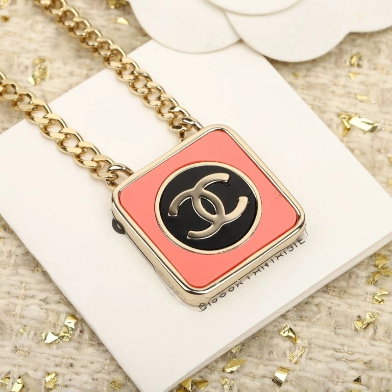 Bargain Chanel Necklaces