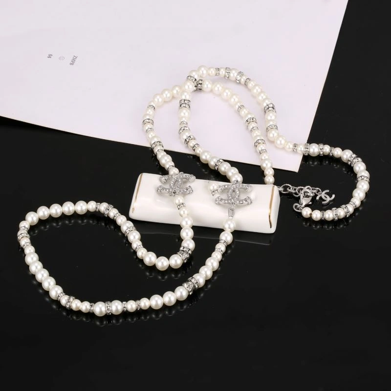 Cut-rate Chanel Necklaces