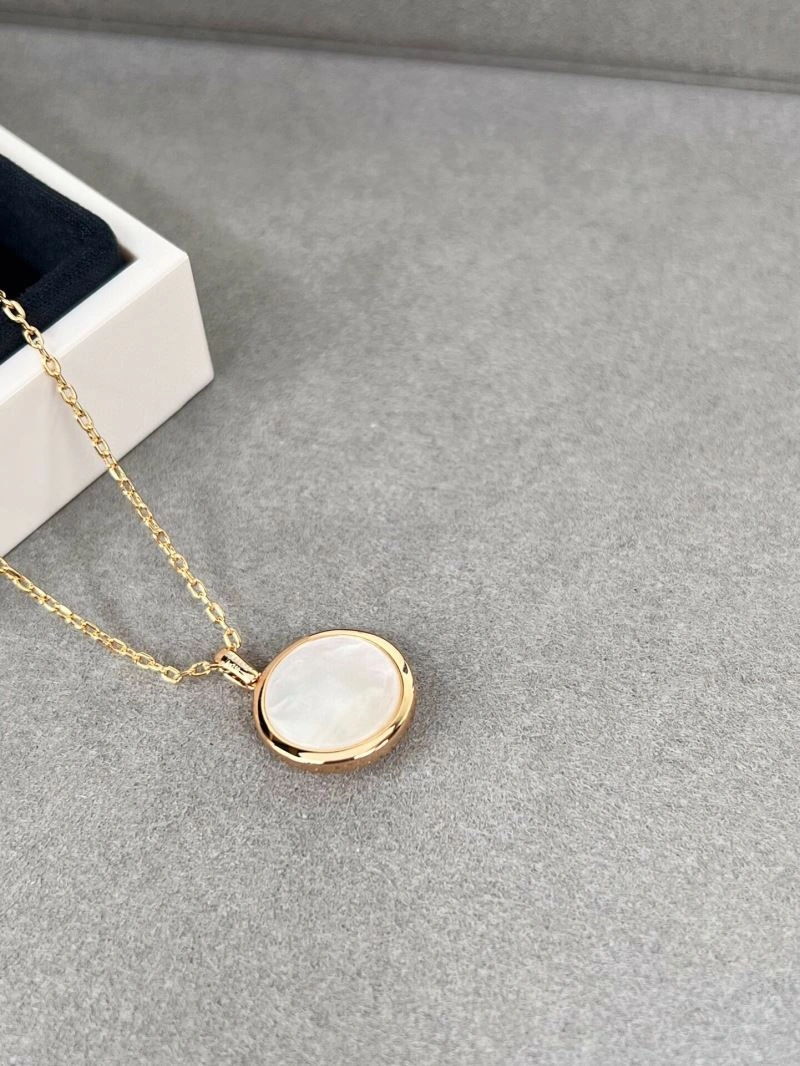 Accurate model Chanel Necklaces