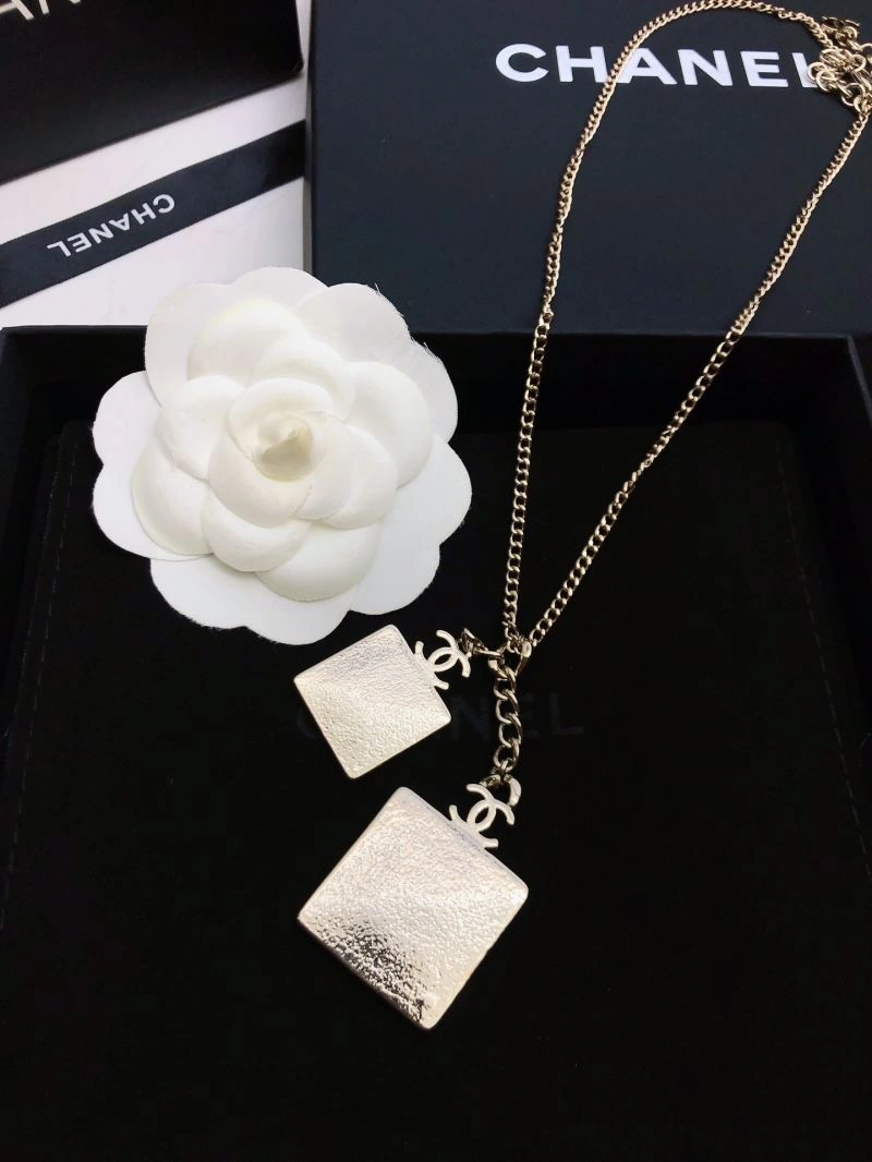 Legit Chanel Necklaces