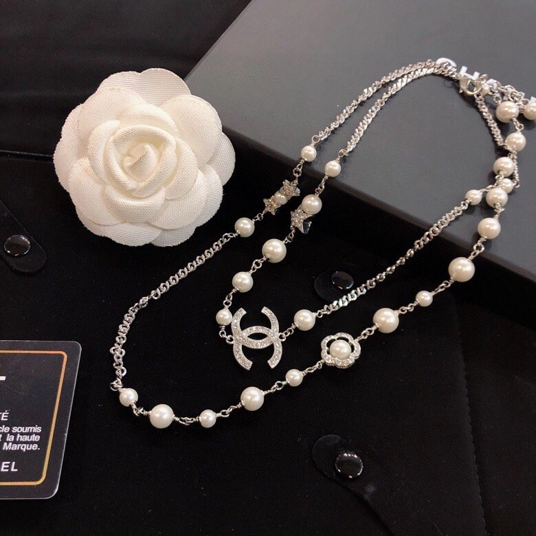 Value-priced Chanel Necklaces