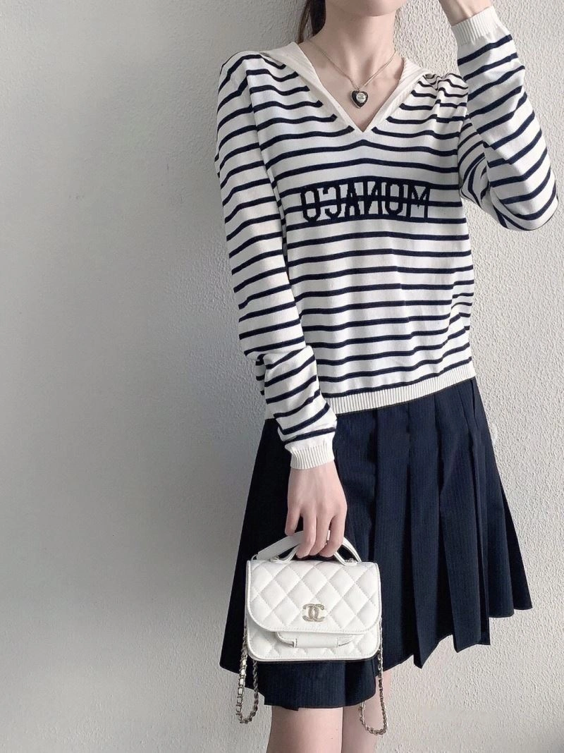 Indistinguishable Chanel Necklaces