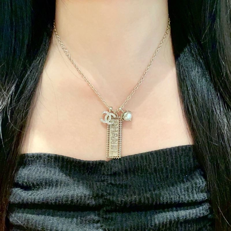 Low-cost Chanel Necklaces