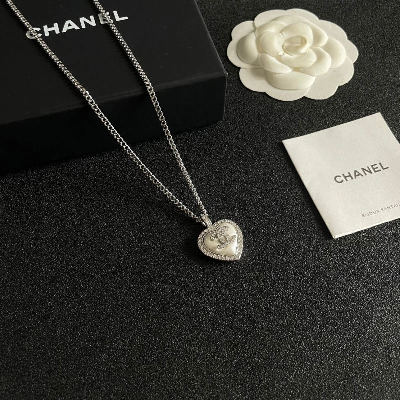 Cut-rate Chanel Necklaces
