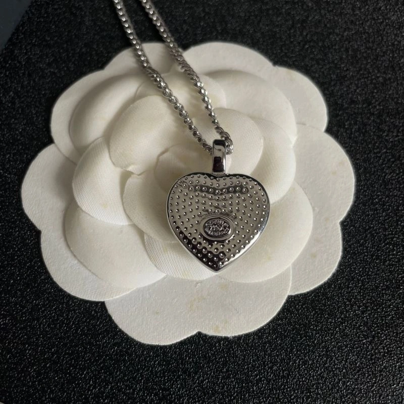 Cut-rate Chanel Necklaces