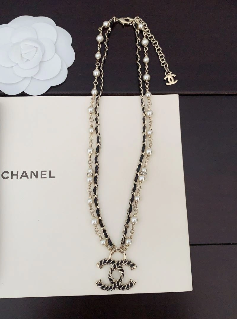 Top match Chanel Necklaces