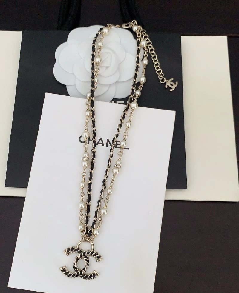 Top match Chanel Necklaces
