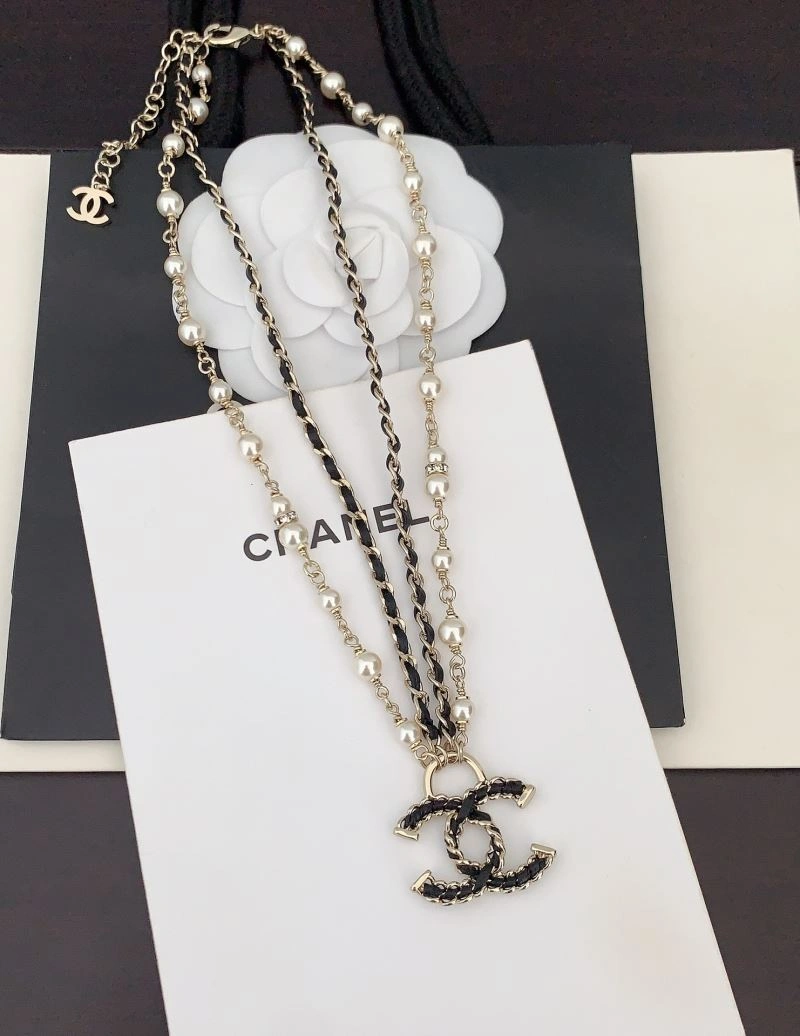 Top match Chanel Necklaces