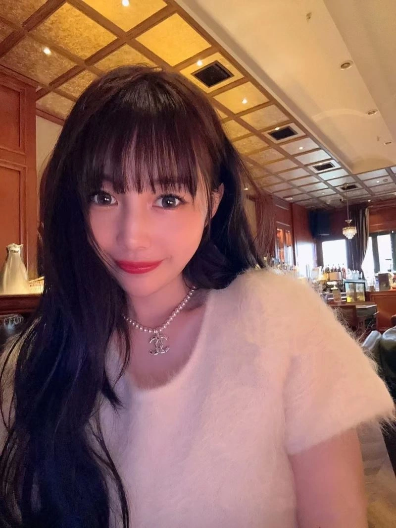 Top mirror Chanel Necklaces