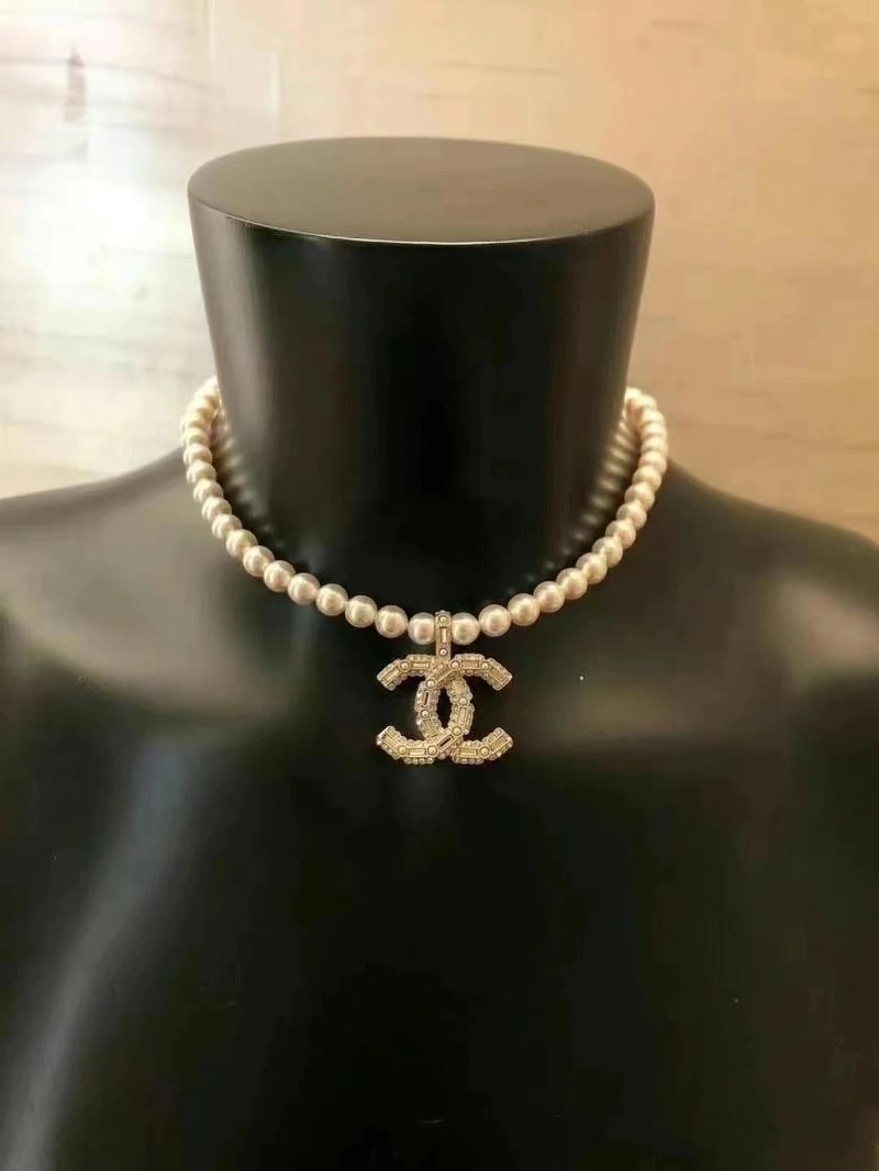 Top mirror Chanel Necklaces