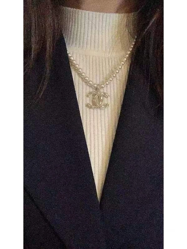 Top mirror Chanel Necklaces