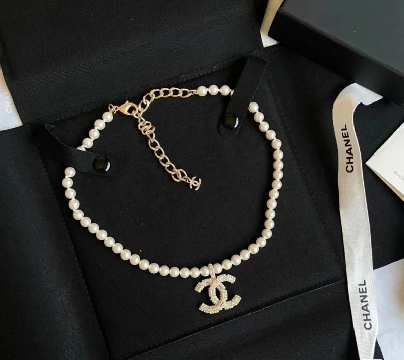 Top mirror Chanel Necklaces