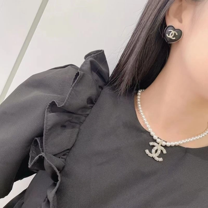 Top mirror Chanel Necklaces