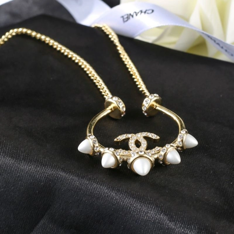 Top mirror Chanel Necklaces
