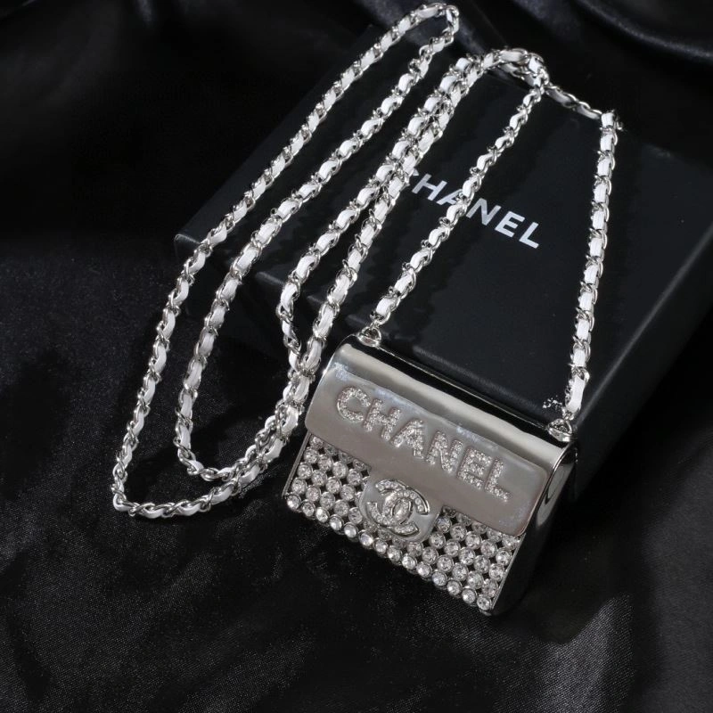 Top mirror Chanel Necklaces