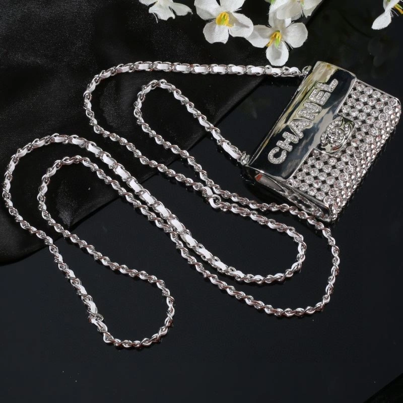 Top mirror Chanel Necklaces