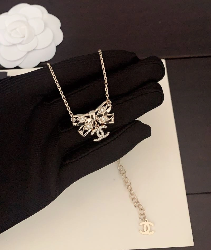 Bargain Chanel Necklaces