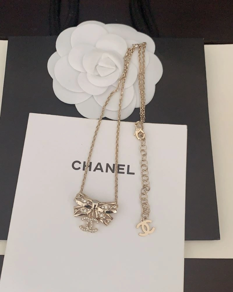 Bargain Chanel Necklaces