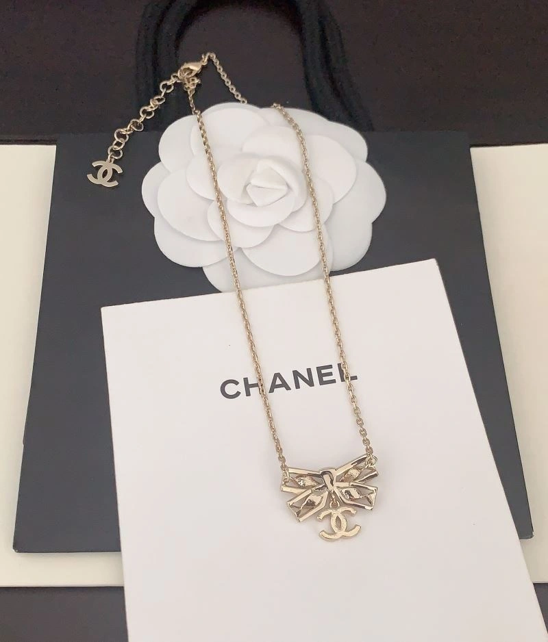 Bargain Chanel Necklaces