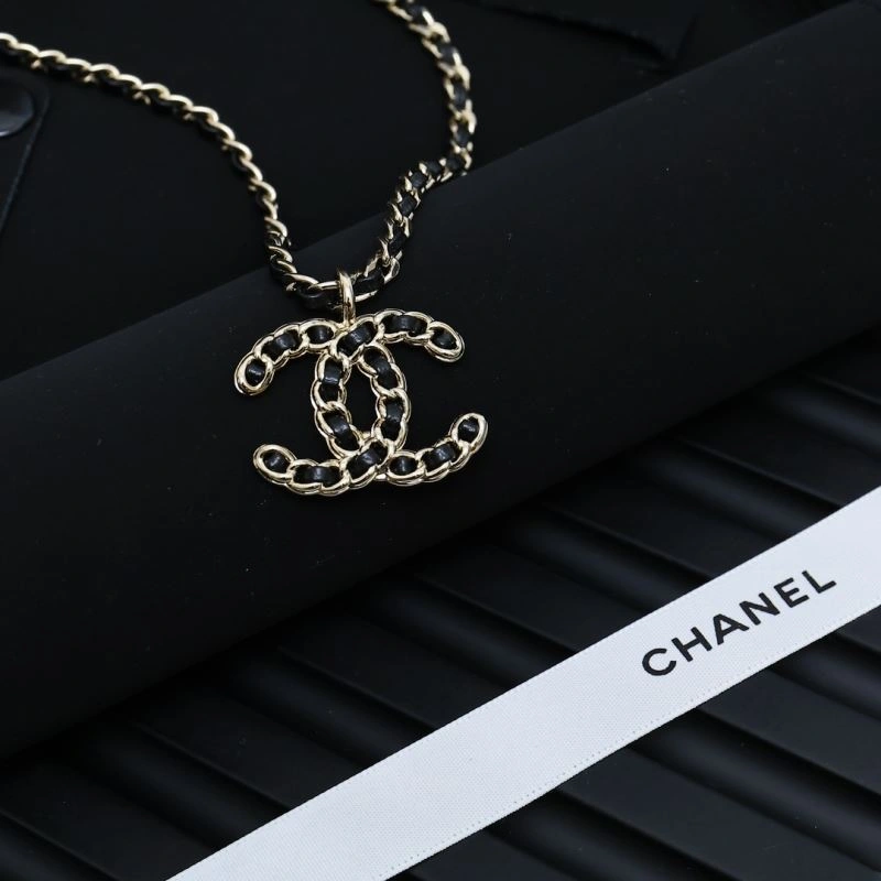 Bargain Chanel Necklaces