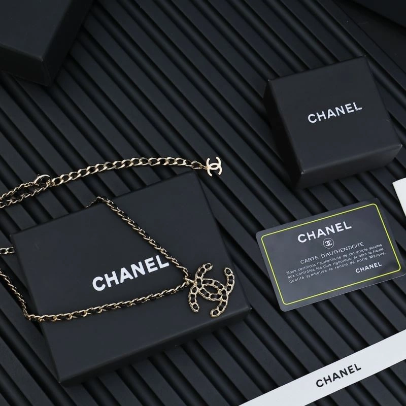 Bargain Chanel Necklaces