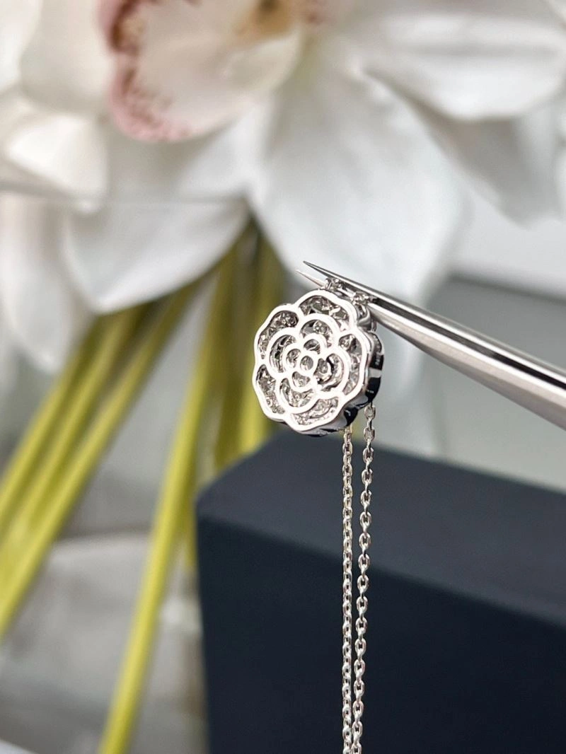 Cut-rate Chanel Necklaces
