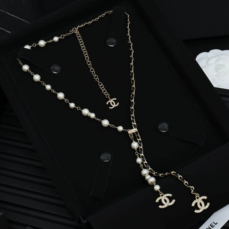 Top match Chanel Necklaces
