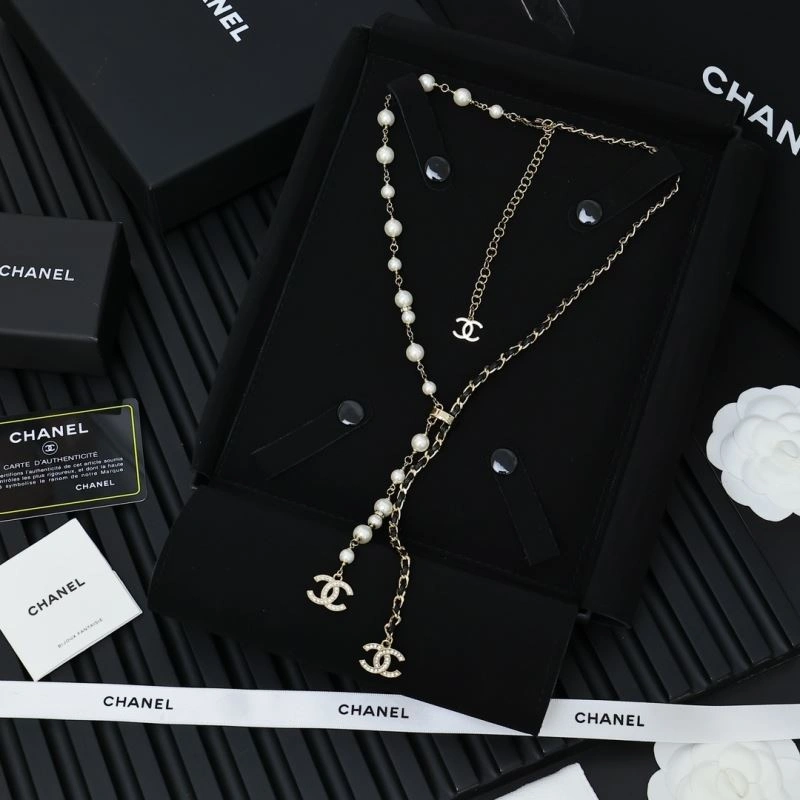 Top match Chanel Necklaces