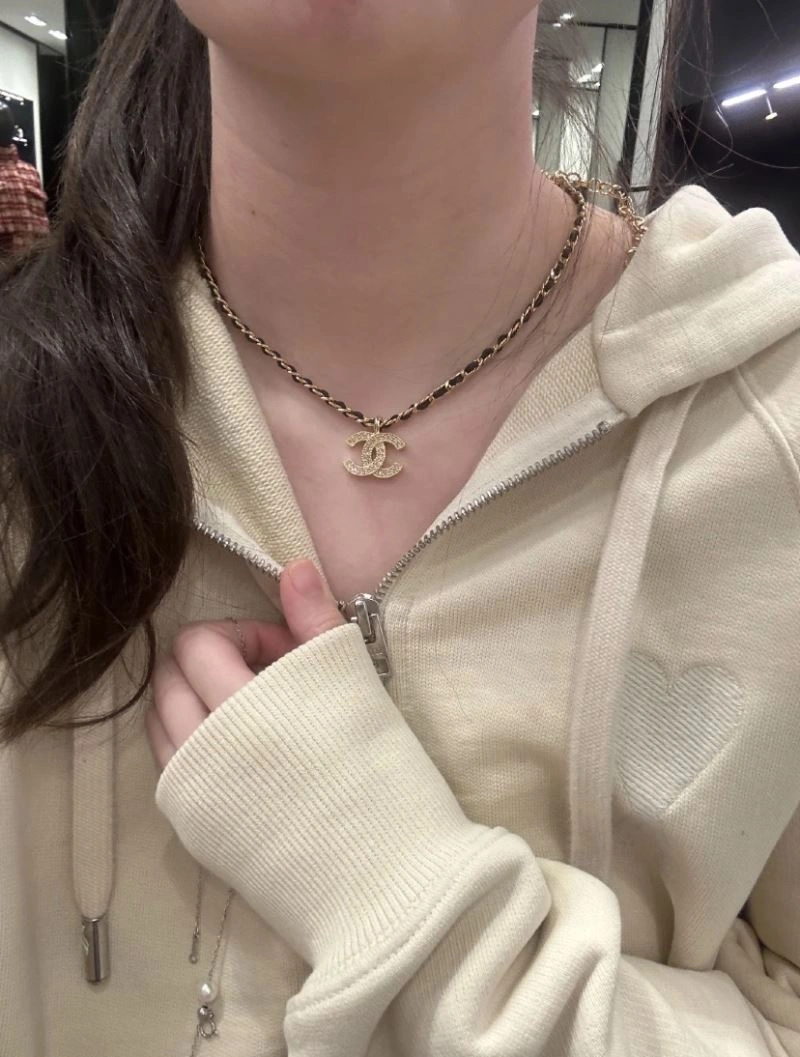 Top match Chanel Necklaces