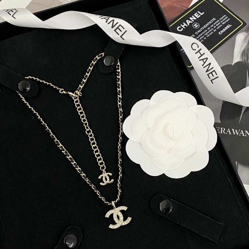 Top match Chanel Necklaces