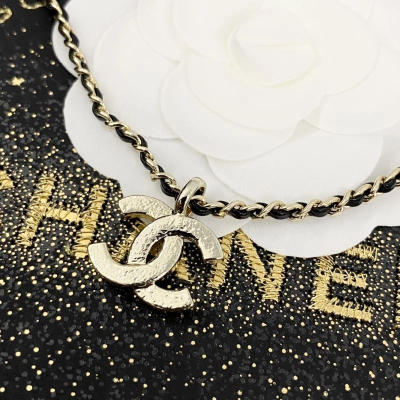 Top match Chanel Necklaces