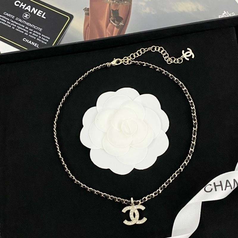 Top match Chanel Necklaces