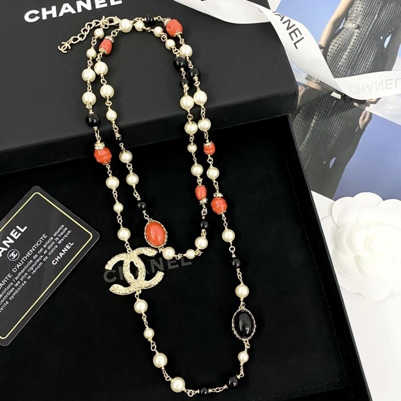 Top match Chanel Necklaces