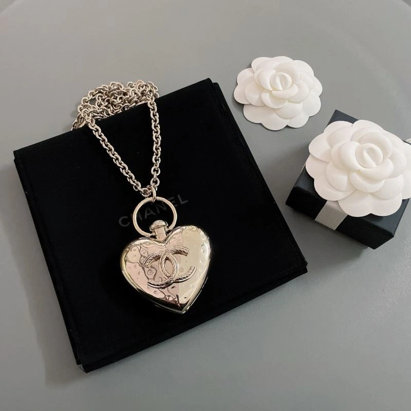 Chanel Necklaces