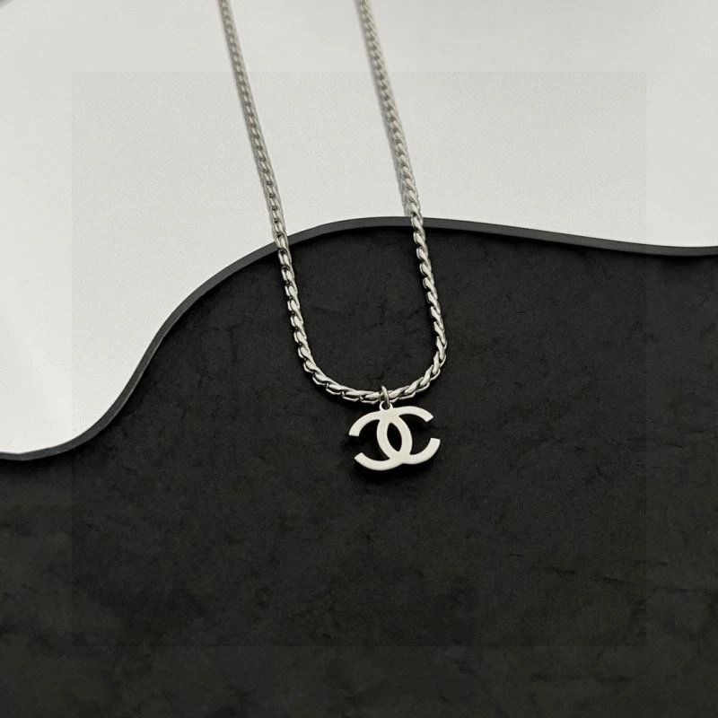 Brand-authenticated Chanel Necklaces