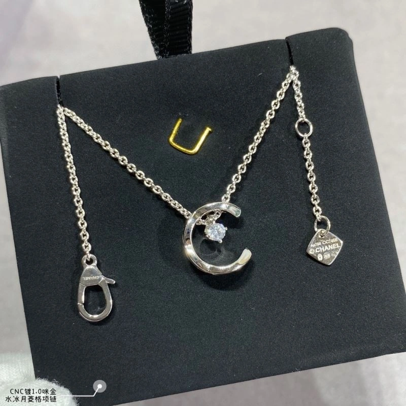 Bargain Chanel Necklaces