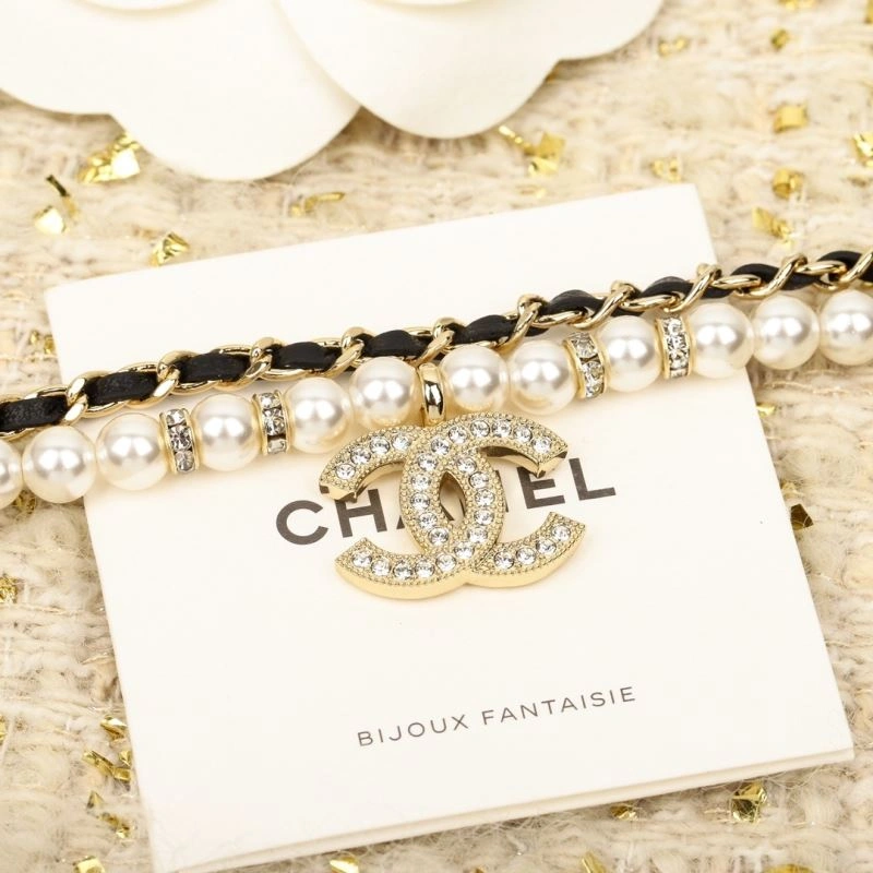 Top mirror Chanel Necklaces