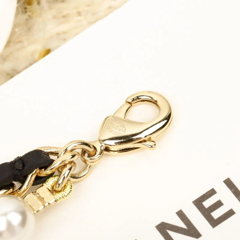 Top mirror Chanel Necklaces