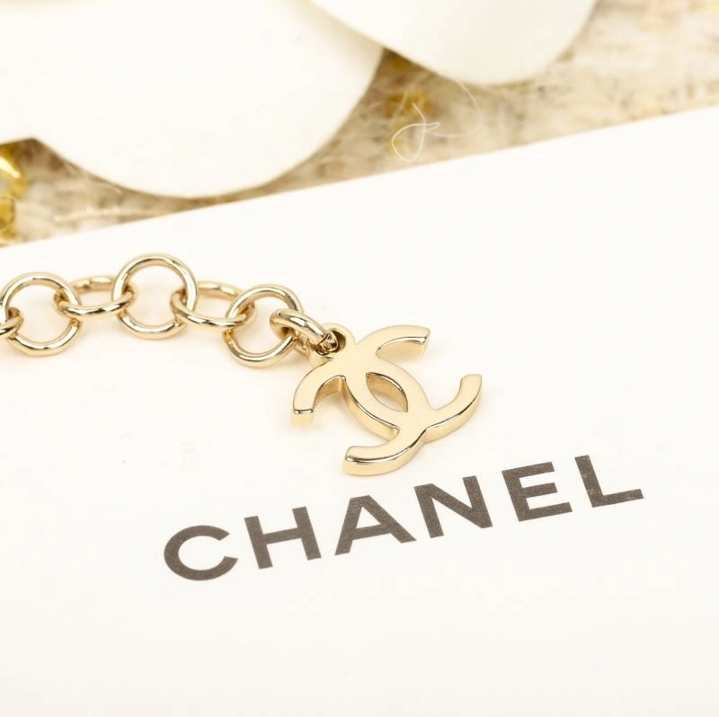 Top mirror Chanel Necklaces