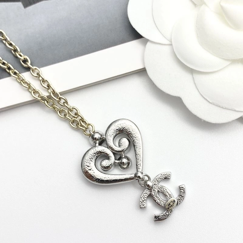 Cut-rate Chanel Necklaces