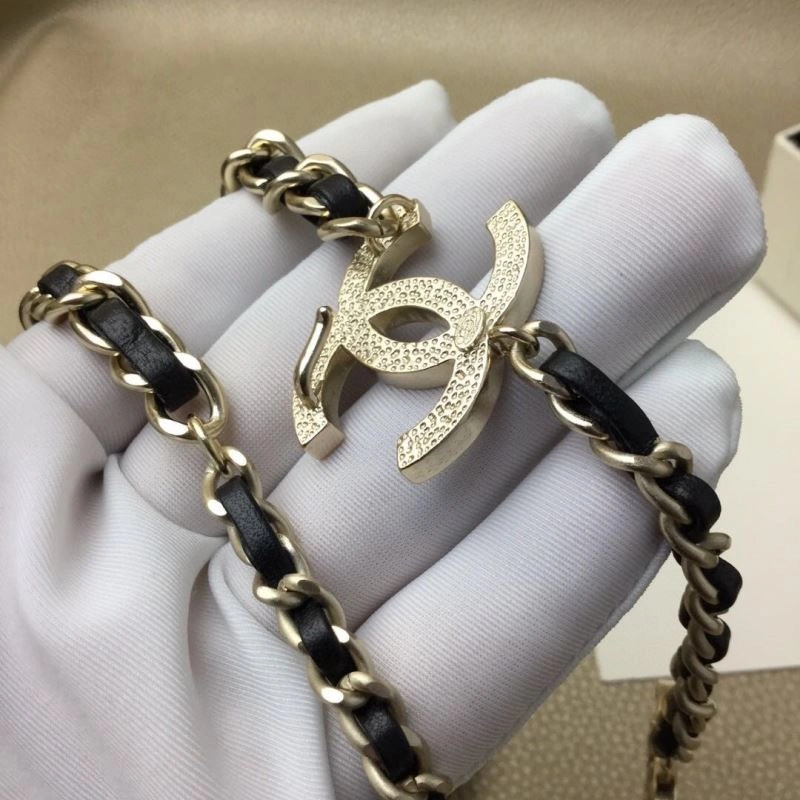 Top mirror Chanel Necklaces