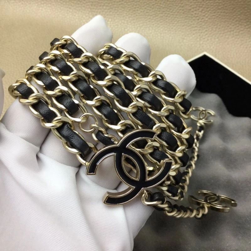 Top mirror Chanel Necklaces