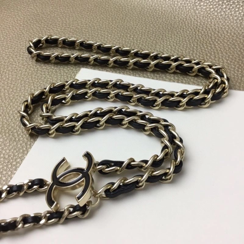 Top mirror Chanel Necklaces