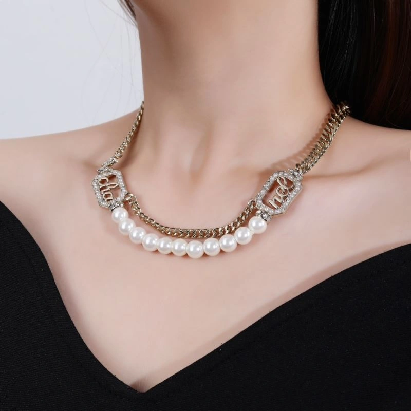 Top mirror Chanel Necklaces