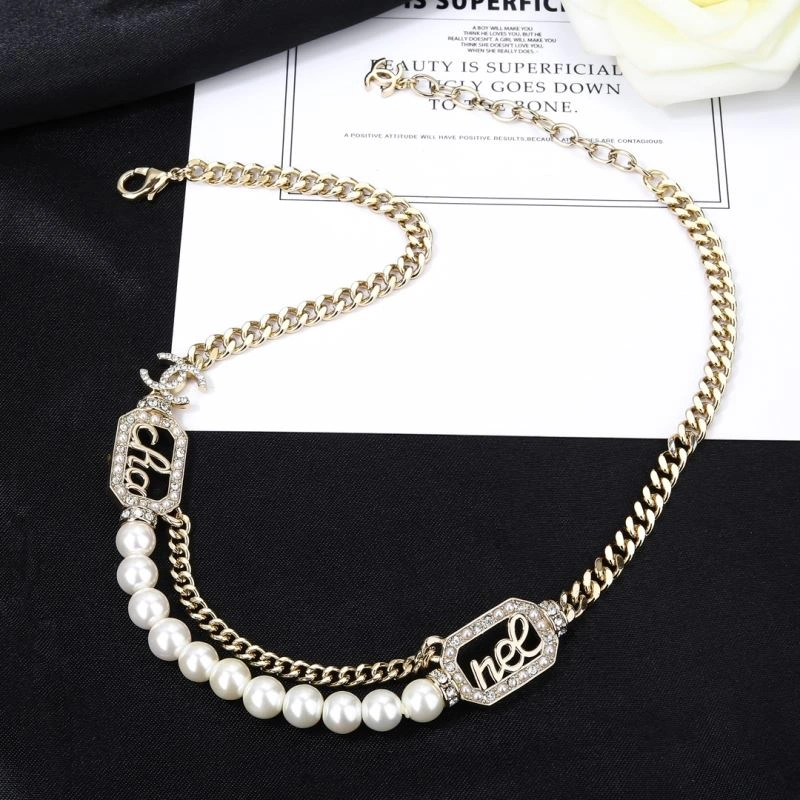 Top mirror Chanel Necklaces
