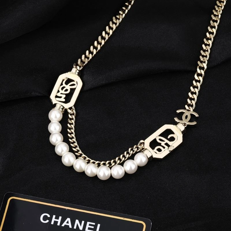 Top mirror Chanel Necklaces