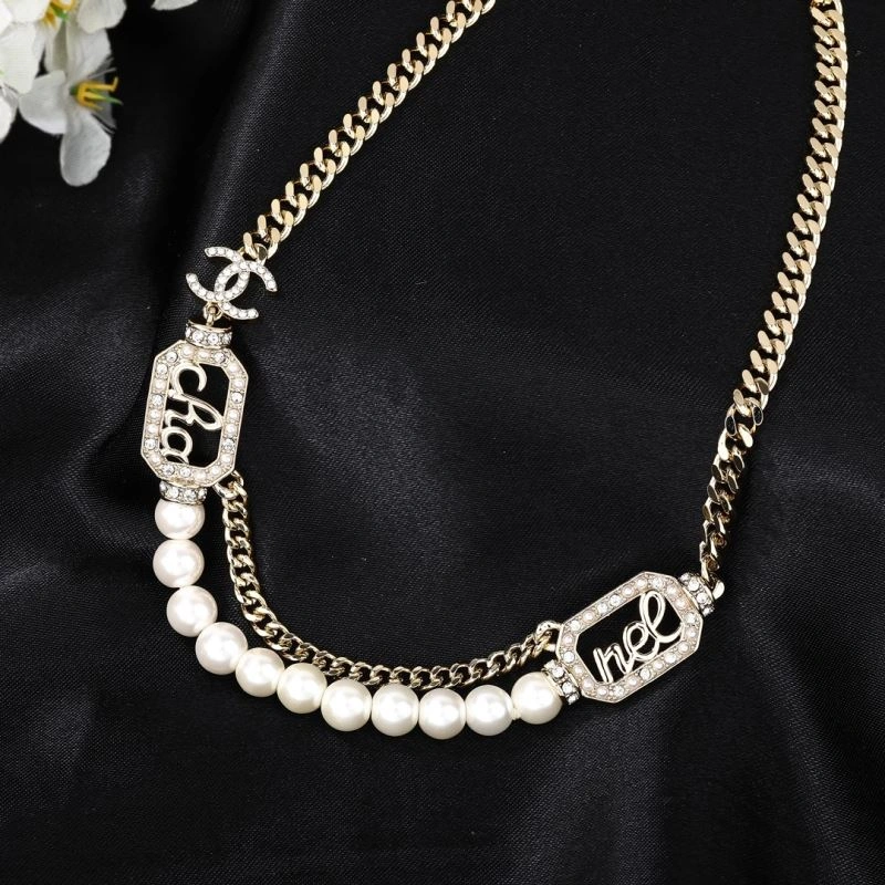 Top mirror Chanel Necklaces