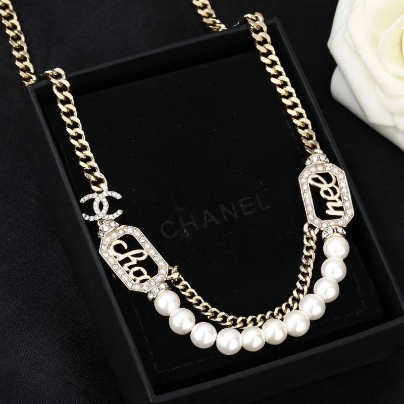 Top mirror Chanel Necklaces