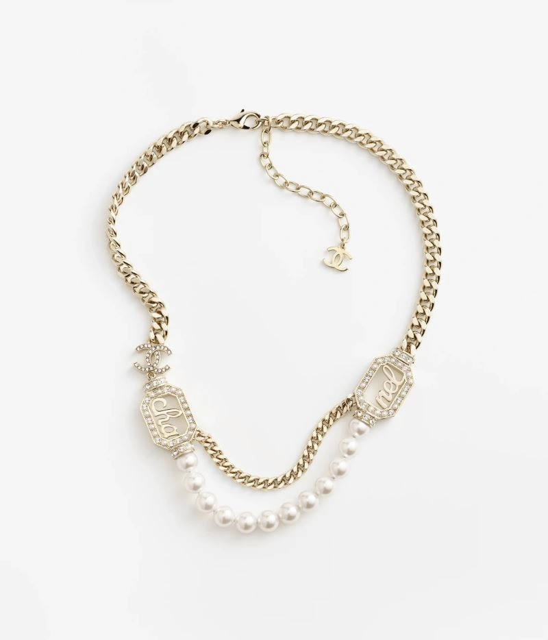 Top mirror Chanel Necklaces