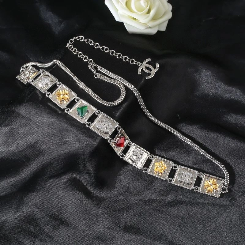 Top mirror Chanel Necklaces
